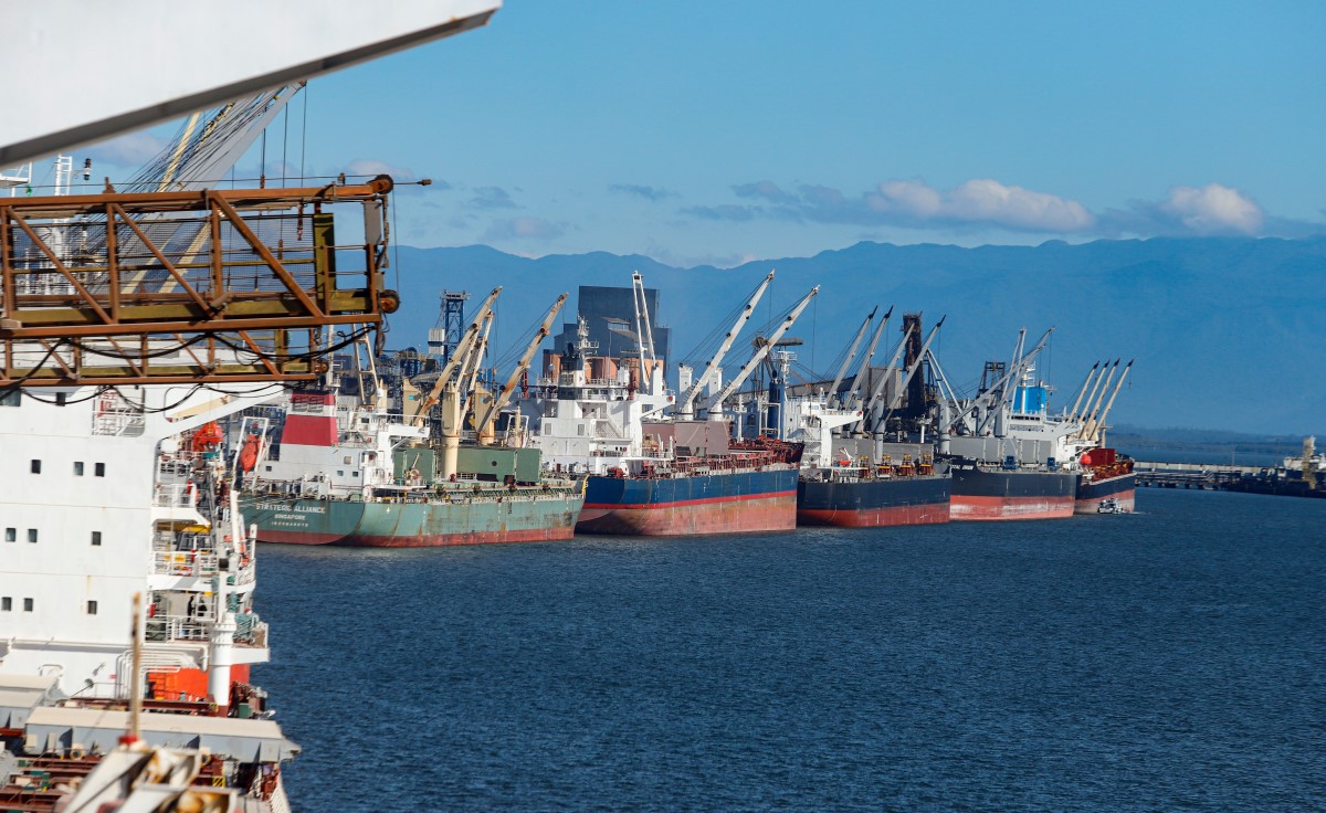 Porto de Paranaguá aumenta calado de navios em mais cinco berços
